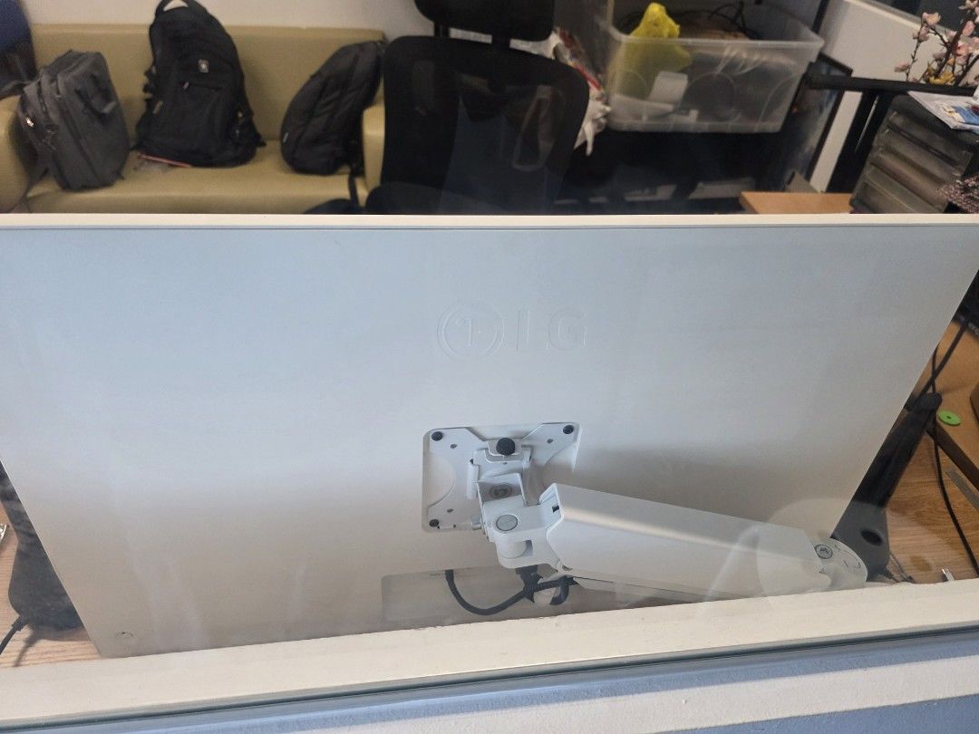 LG Monitor - White, Computers & Tech, Parts & Accessories, Monitor ...