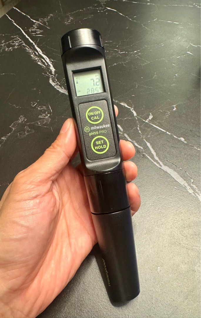 Milwaukee pH55 PRO Waterproof pH Meter, Pet Supplies, Homes & Other Pet ...