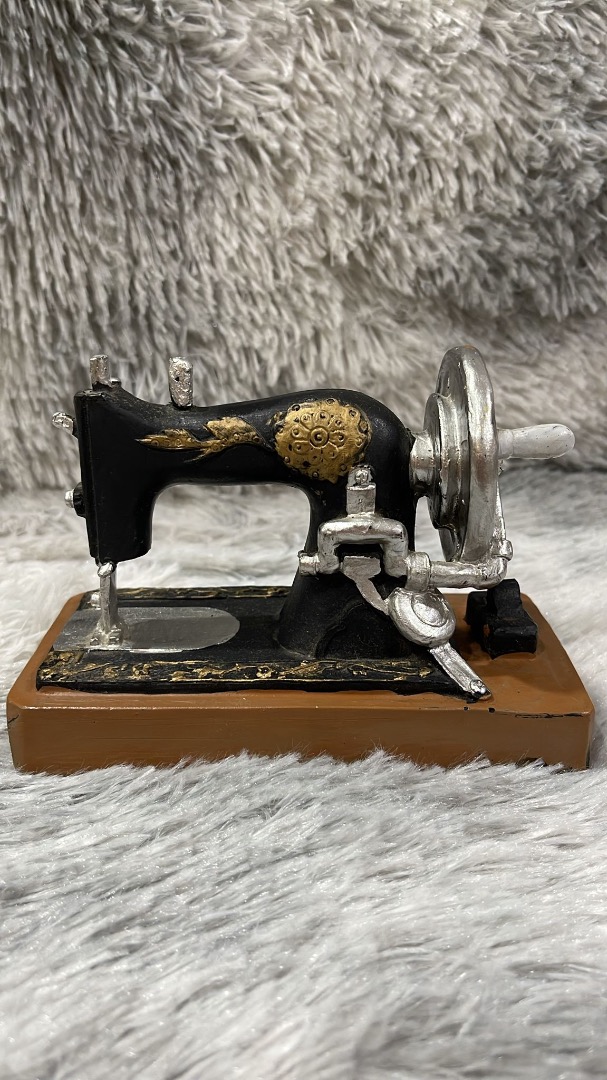 Sewing Machine Display Figure Coin Bank Christmas Gift Idea, Hobbies ...