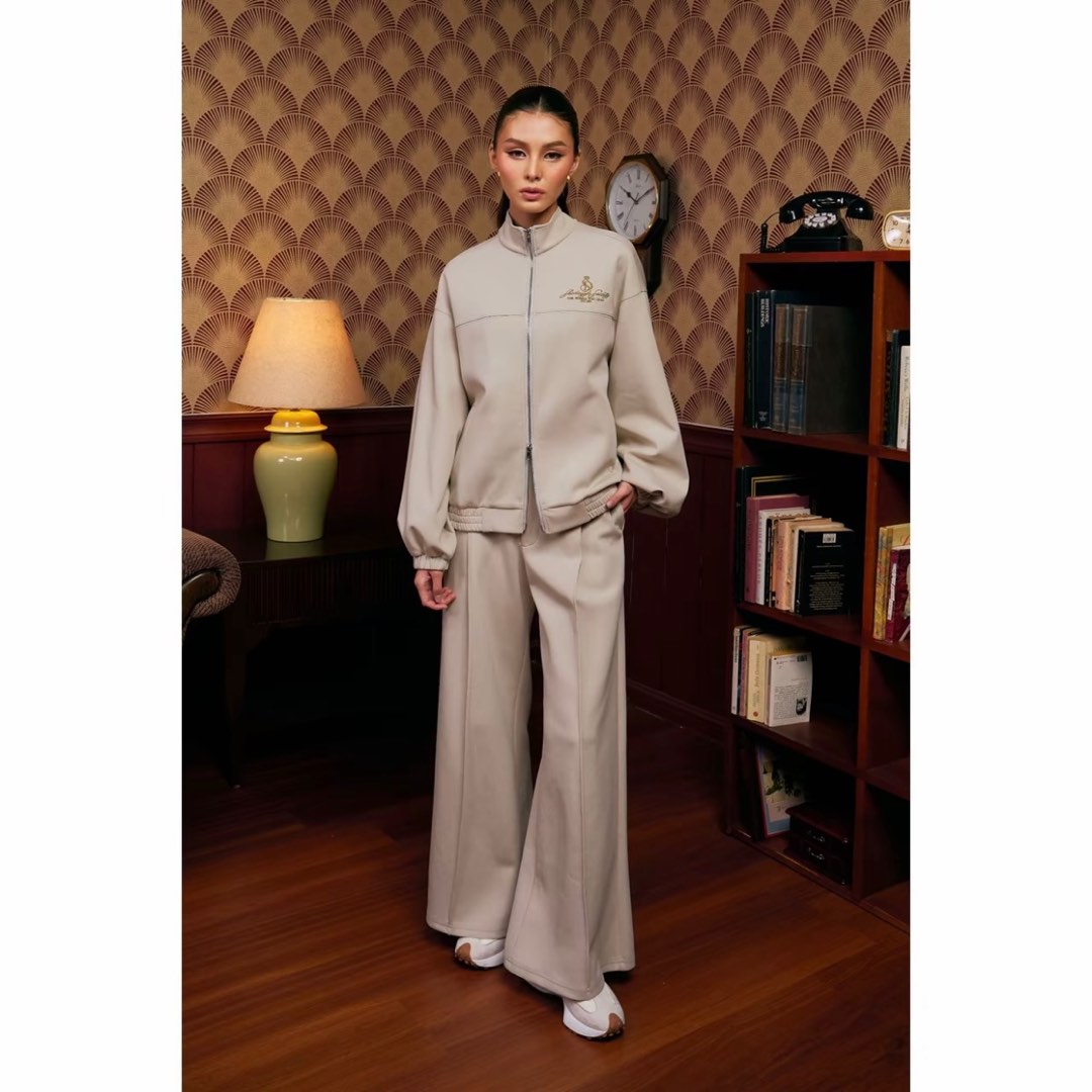 SHE DAZZLE Deseree Set In Winter Mood, Women's Fashion, Dresses & Sets ...