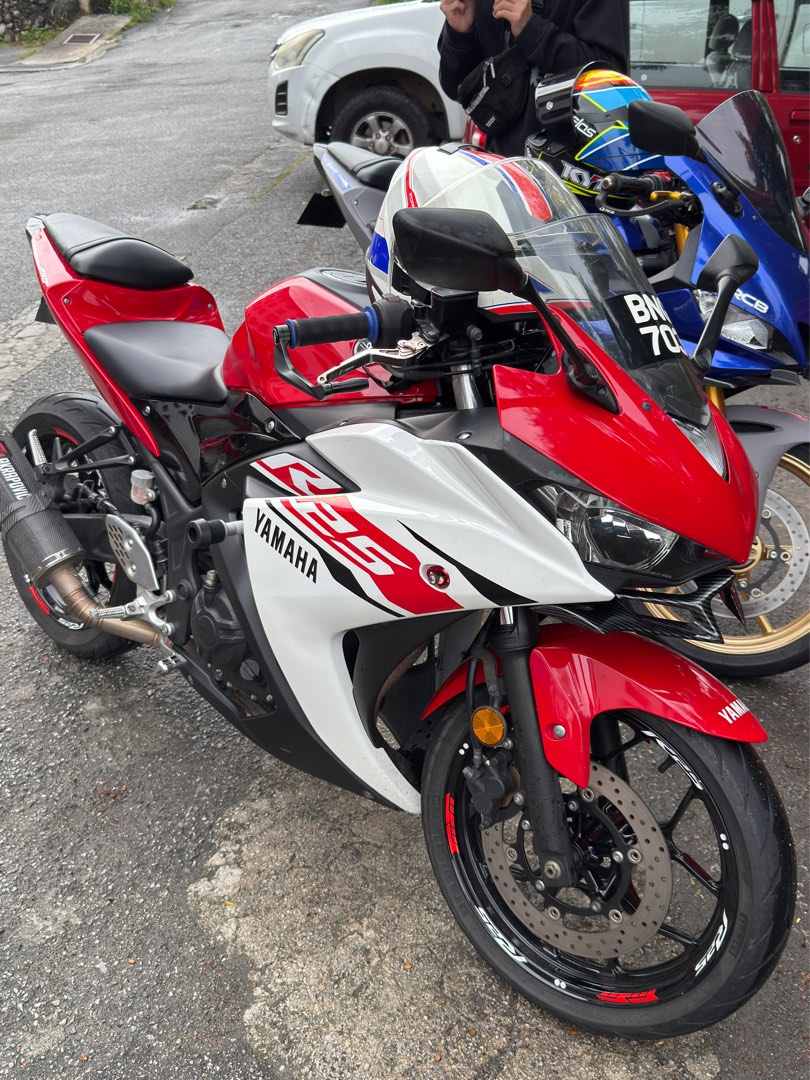 Yamaha R25 Red and White, Motorbikes on Carousell