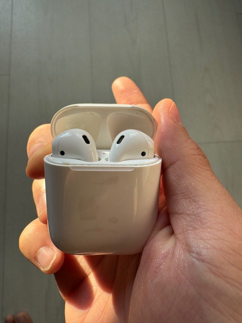 Apple AirPods 2nd Gen - White, Audio, Earphones on Carousell