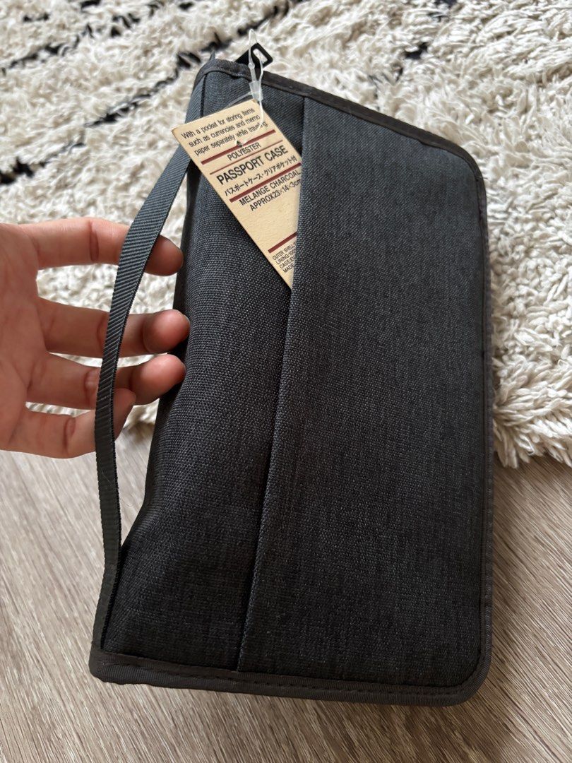 BNWT MUJI Passport Case, Women's Fashion, Bags & Wallets, Wallets ...