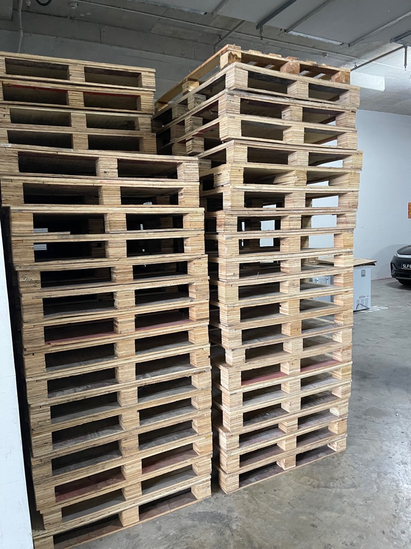 Free Pallets, Furniture & Home Living, Outdoor Furniture on Carousell