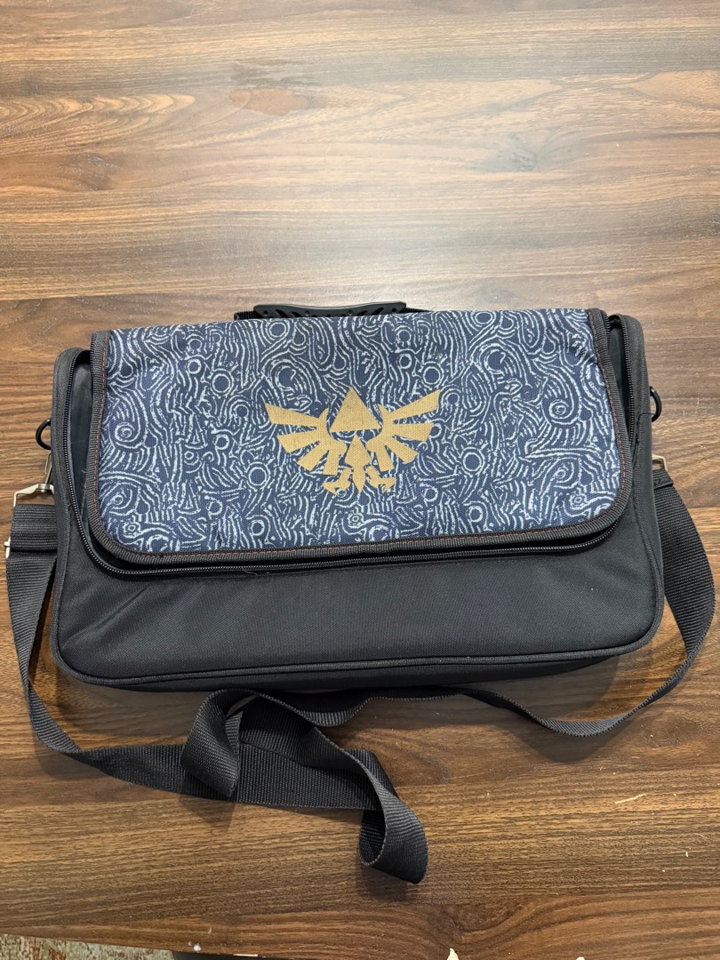 Nintendo Switch 1 Zelda Sling Bag, Video Gaming, Gaming Accessories ...