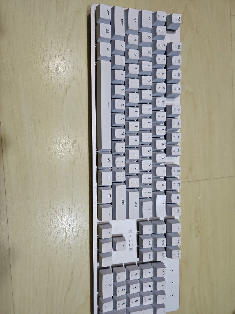 Razer Pro Type Ultra Wireless Full-size Wireless Mechanical Keyboard ...