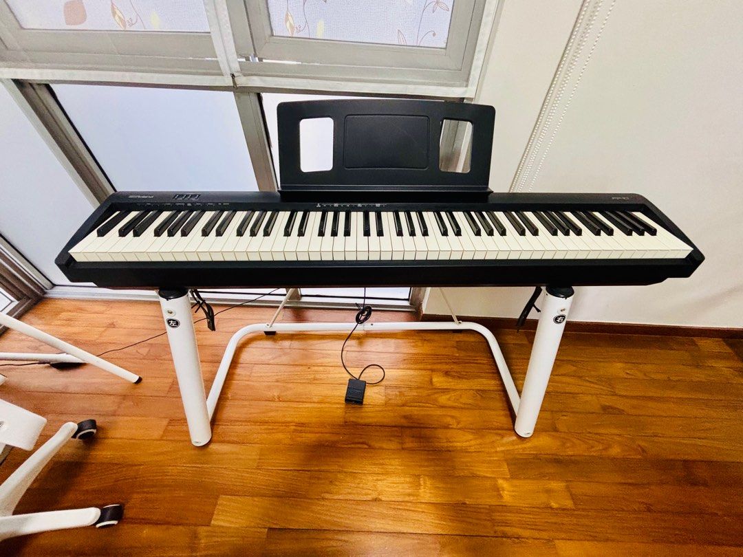 Roland FP-10 Digital Piano with Stand, Hobbies & Toys, Musical ...