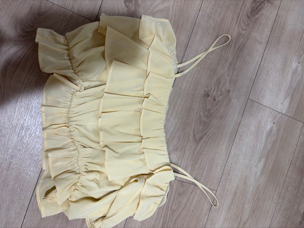 TTR Ruffle Layered Top, Women's Fashion, Tops, Sleeveless on Carousell