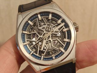 Zenith Defy Classic Blue Ceramic (49.9003.670/51.R793), Luxury, Watches ...