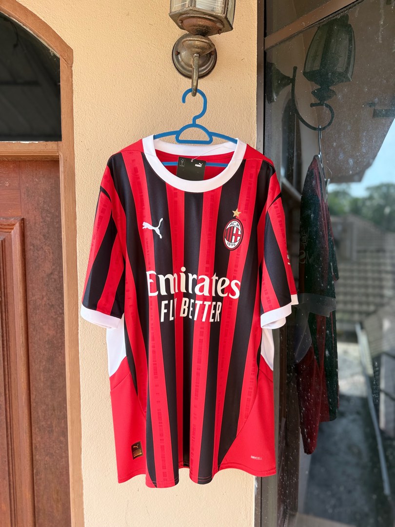 Ac milan home kit 24/25, Men's Fashion, Activewear on Carousell