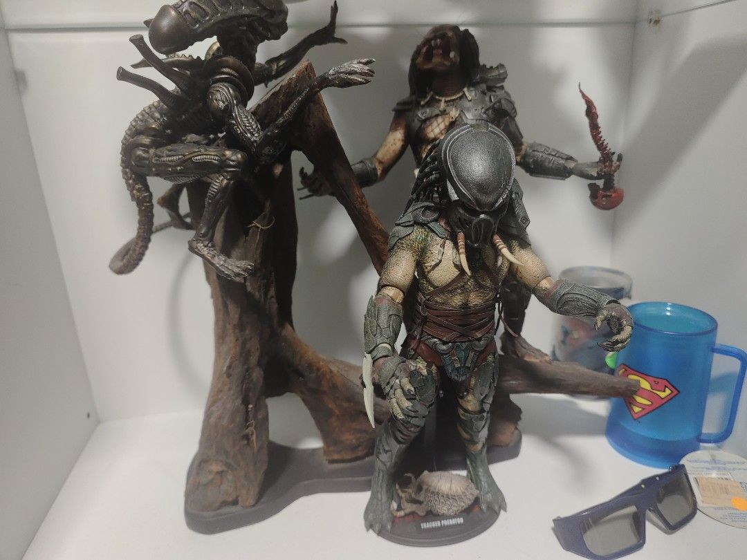Alien vs Predator Diorama Statue, Hobbies & Toys, Toys & Games on Carousell