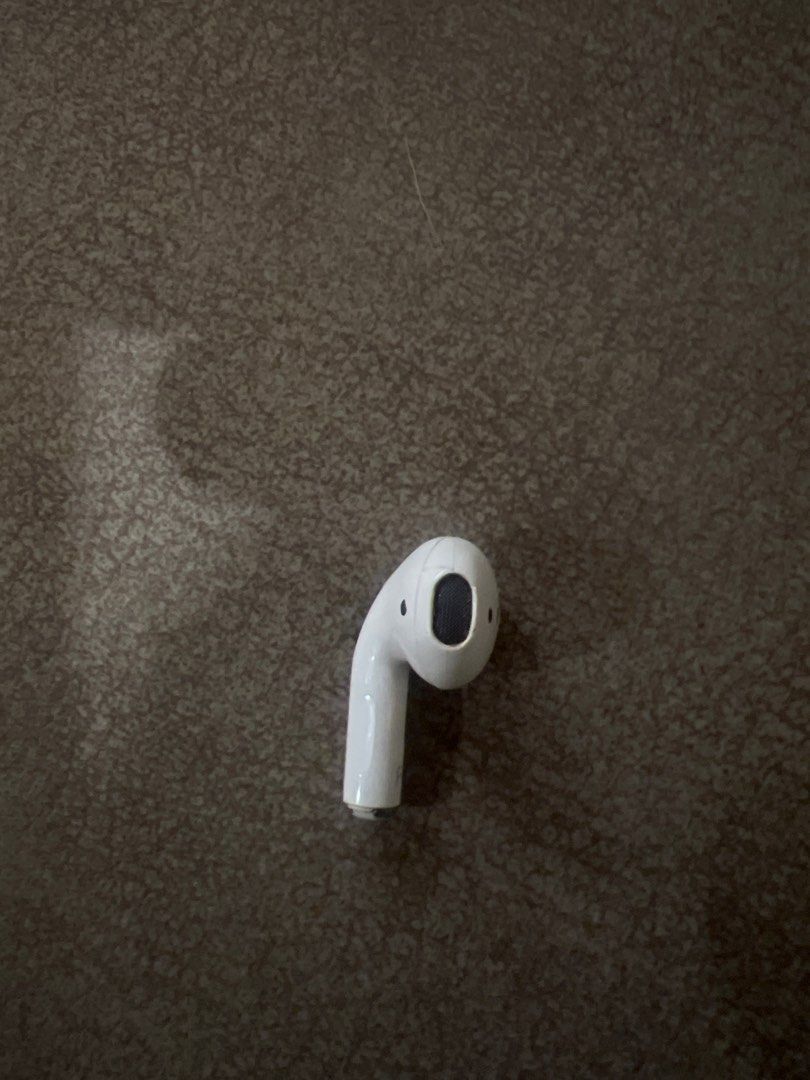 Right Side Apple AirPods, Audio, Earphones on Carousell