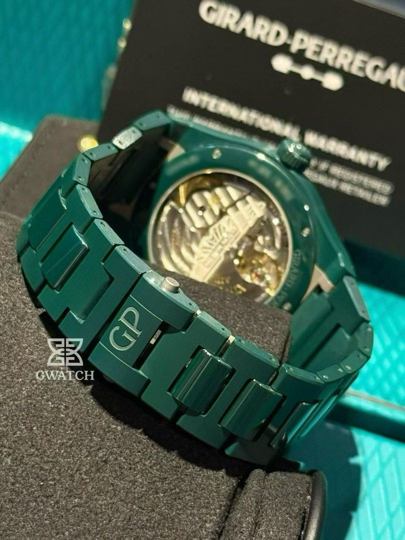 Girard Perregaux Laureato 81010-32-3081-1CX, Luxury, Watches on Carousell