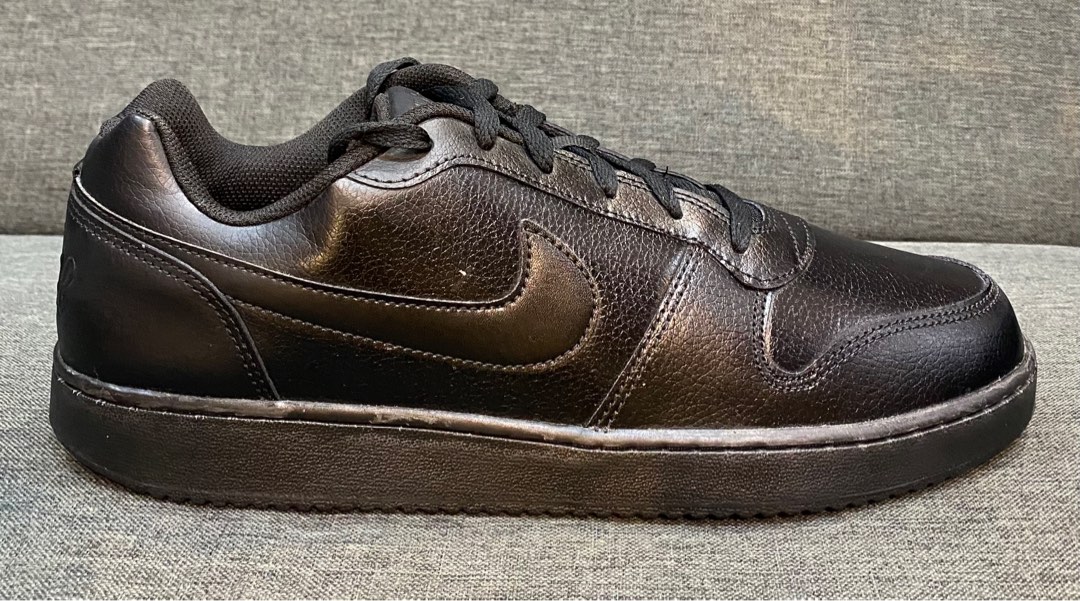 Nike Full Black, Fesyen Pria, Sepatu , Sneakers di Carousell