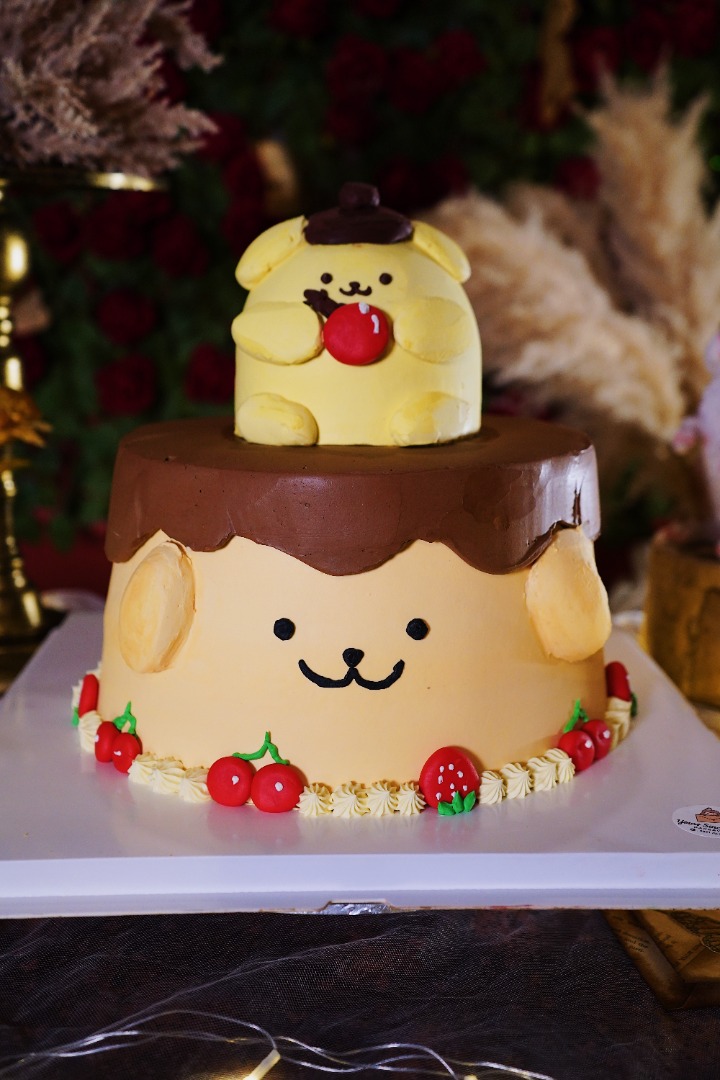Pompompurin Cake, Food & Drinks, Homemade Bakes on Carousell