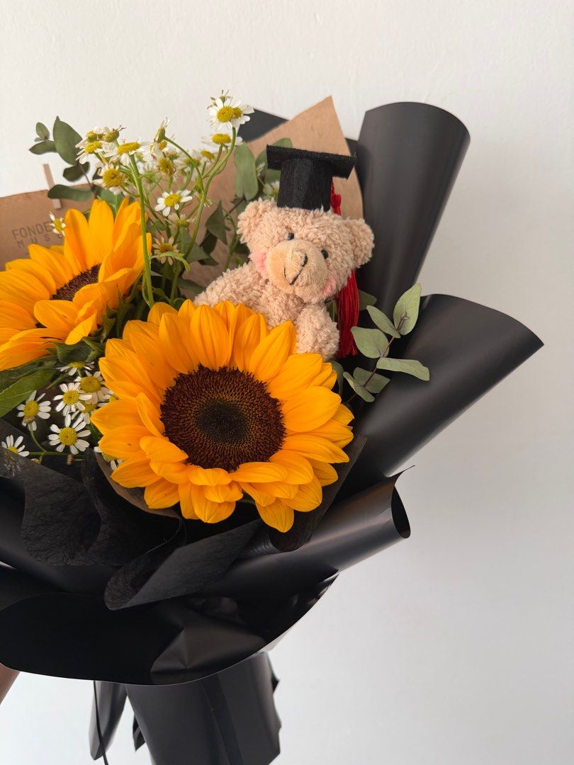 Sunflower Graduation Bouquet with Teddy Bear ,fresh sunflower bouquet ...