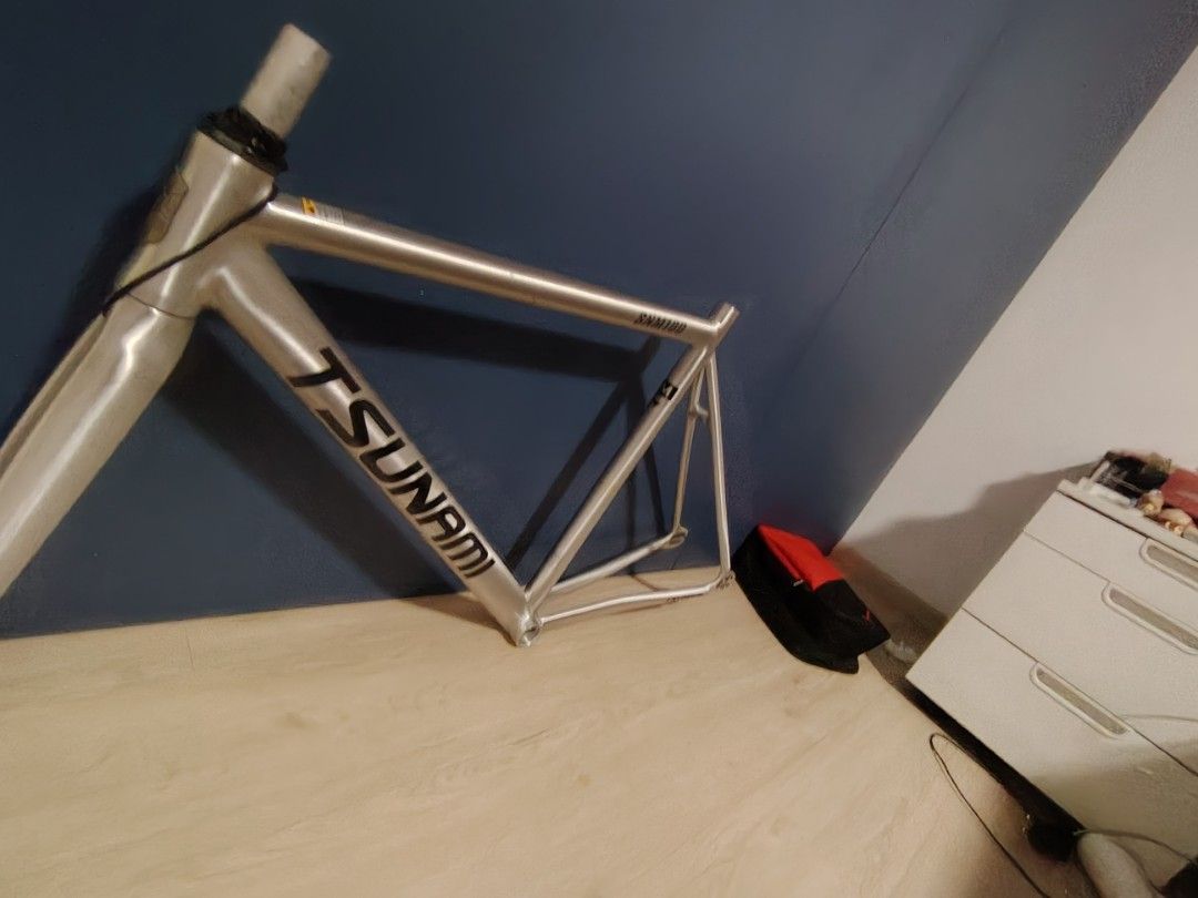 Tsunami snm 100 fixie frame, Sports Equipment, Bicycles & Parts ...