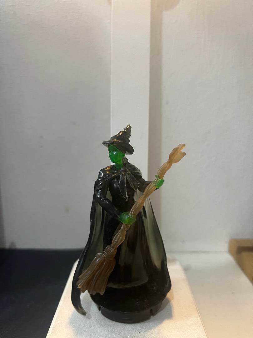 Wicked Elphaba topper, Hobbies & Toys, Memorabilia & Collectibles, Fan ...