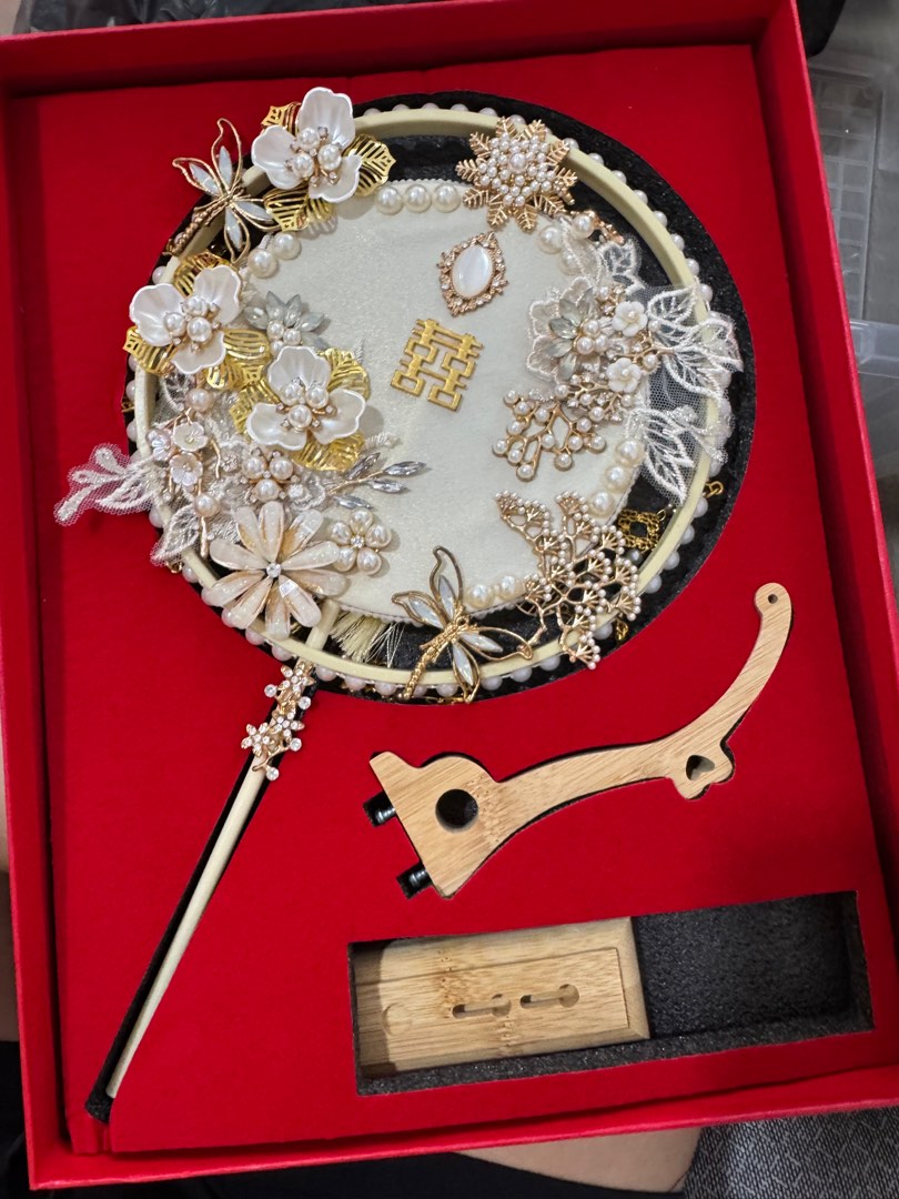 chinese wedding Fan for guo da li (with stand), Furniture & Home Living ...