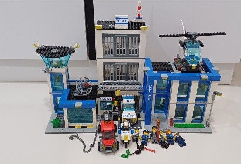 LEGO City Police Station 60047 - Complete Set (Used), Hobbies & Toys ...