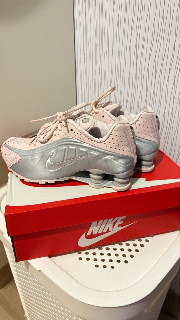 nike shox r4 women in pink, Women's Fashion, Footwear, Sneakers on ...