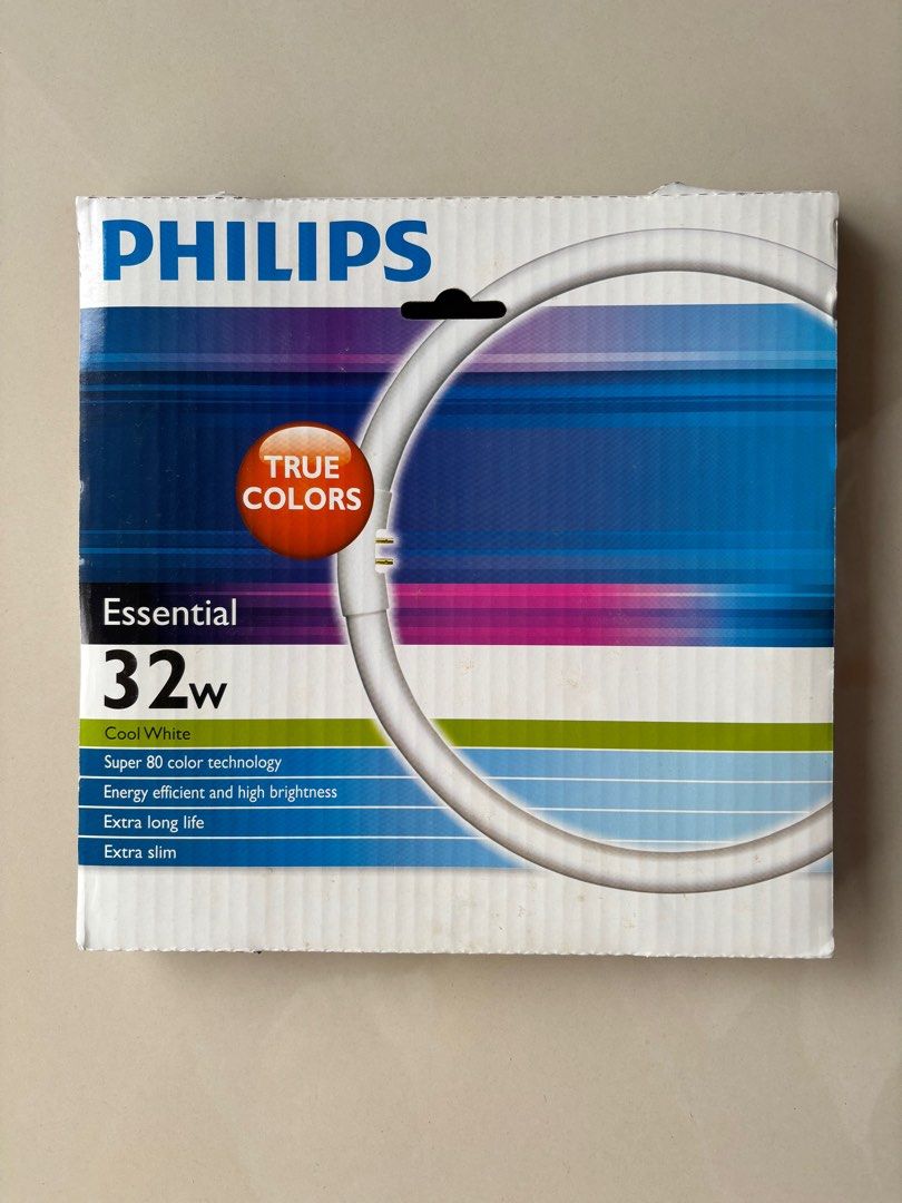 Philips Essential 32W Cool White Light Bulb, Furniture & Home Living ...