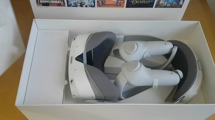 Pico 4 VR Headset - Like New, Video Gaming, Gaming Accessories, Virtual Reality on Carousell