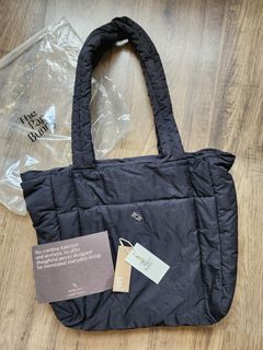 The Paper Bunny Puffer Shopper Tote Bag - Black, Women's Fashion, Bags ...