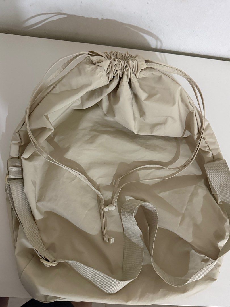 Uniqlo Dumpling shoulder sling bag BLACK & BEIGE ( Japan ) 🇯🇵 , Men's ...