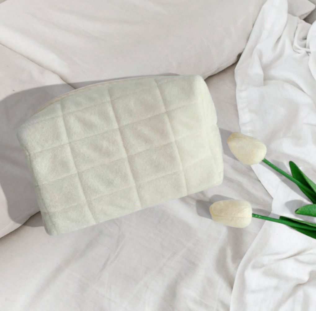 🥛🍞 Square Plush Cloud Puff Pouch, Women's Fashion, Bags & Wallets ...