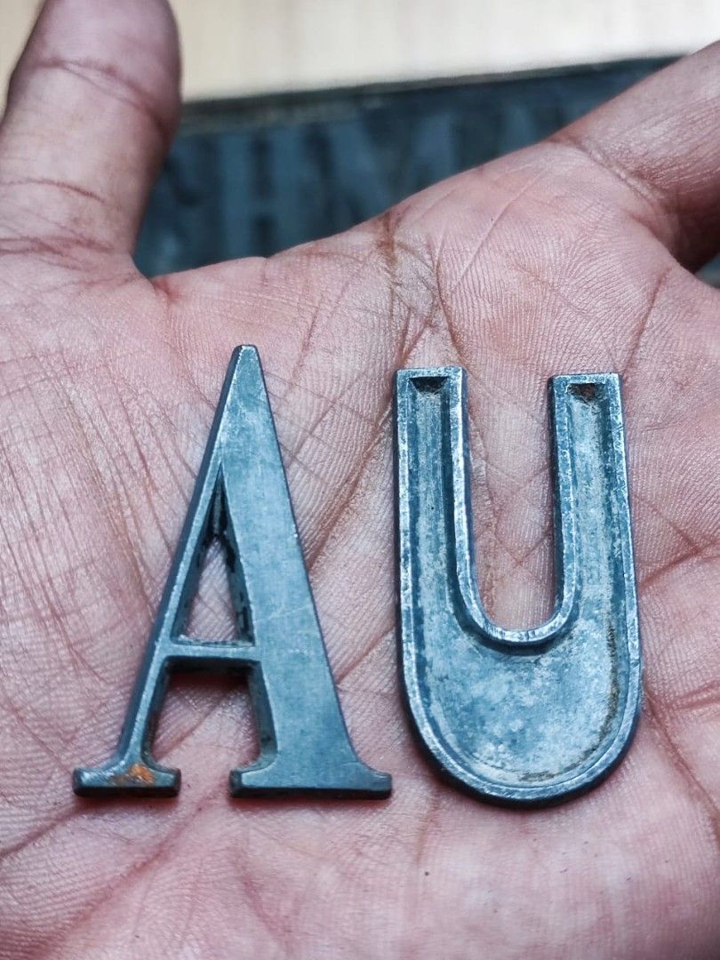Borongan Huruf Besi Antik Sisa Stok Tukang Plang Nama Jadul, Antik ...