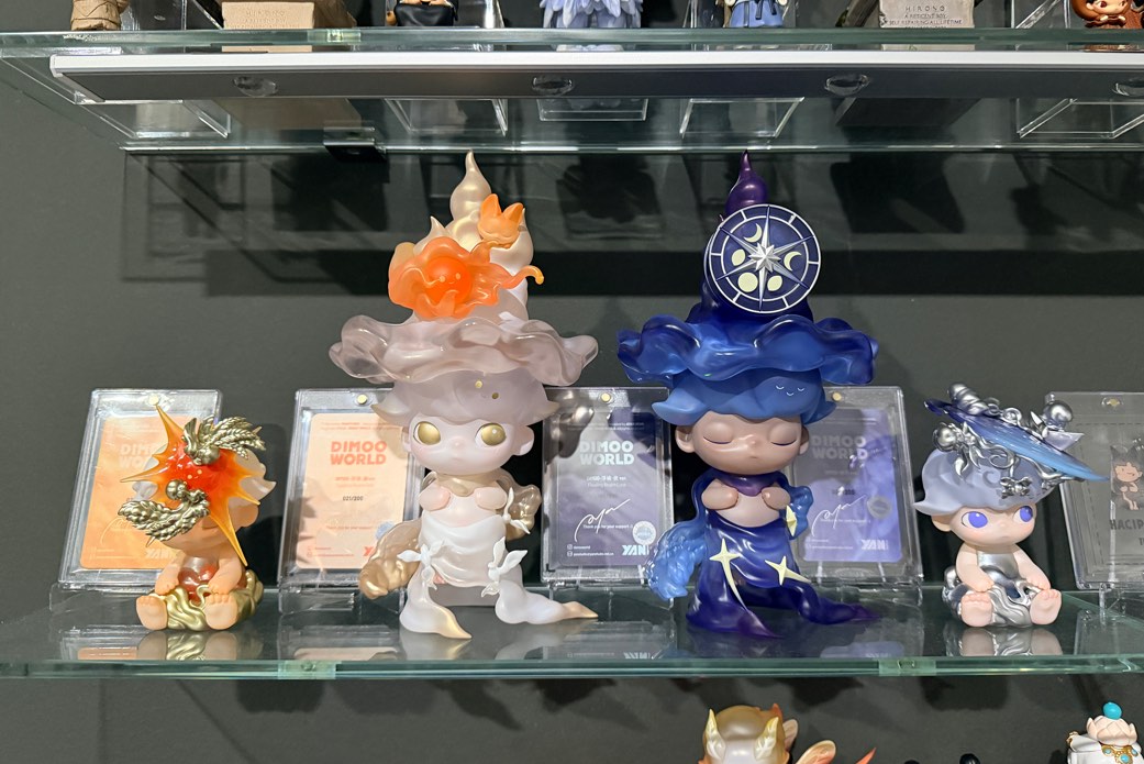 Dimoo World PTS Singapore Beijing Exclusive 2025 2024, Hobbies & Toys ...