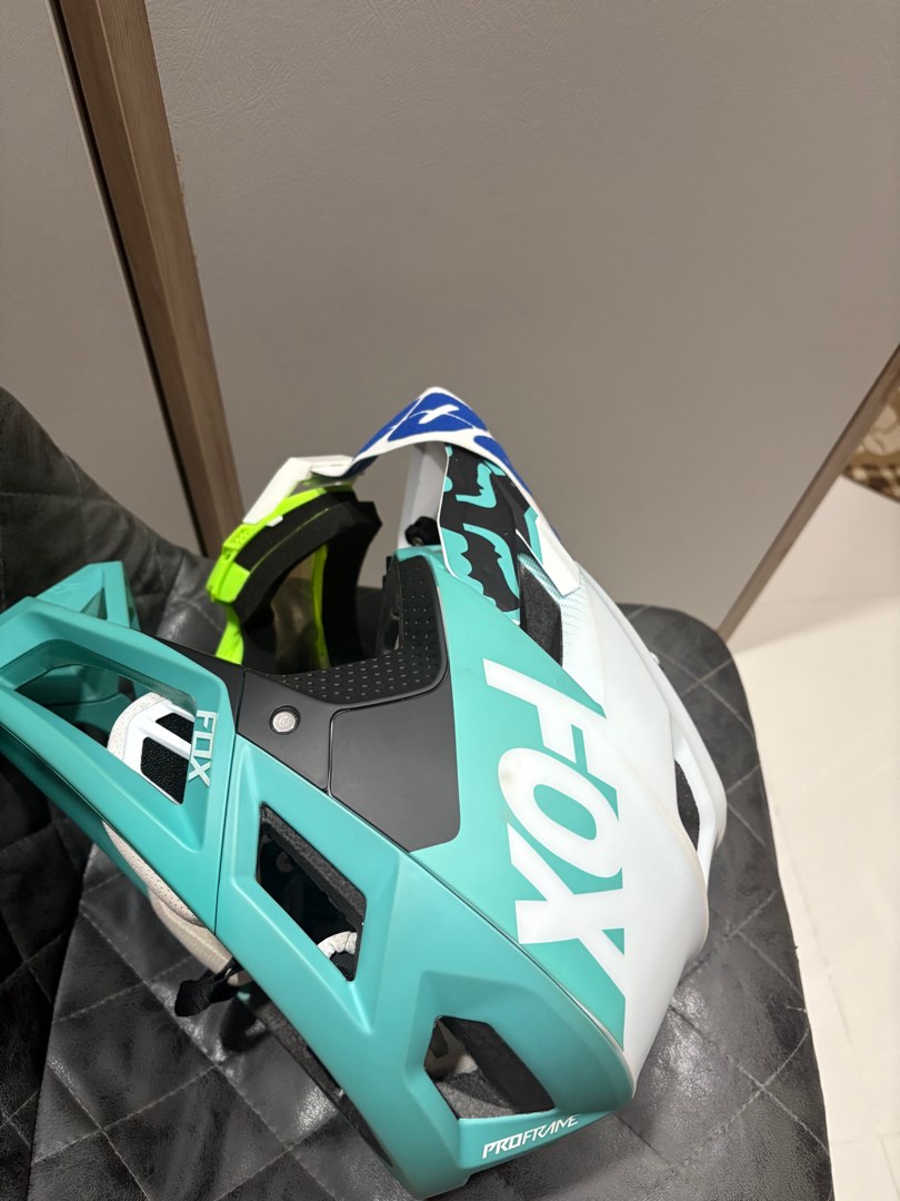 Fox Full face helmet, Sports Equipment, Bicycles & Parts, Parts ...