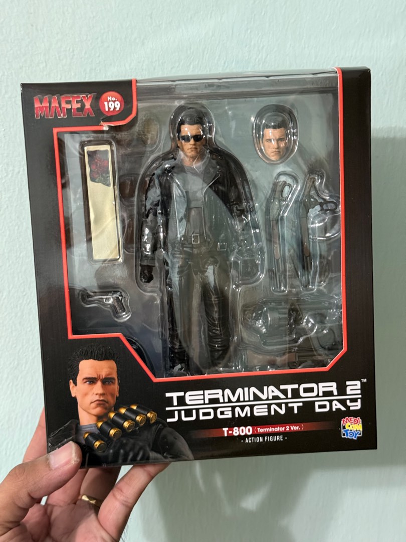 Medicom MAFEX Terminator 2 T-800 Action Figure, Hobbies & Toys, Toys ...