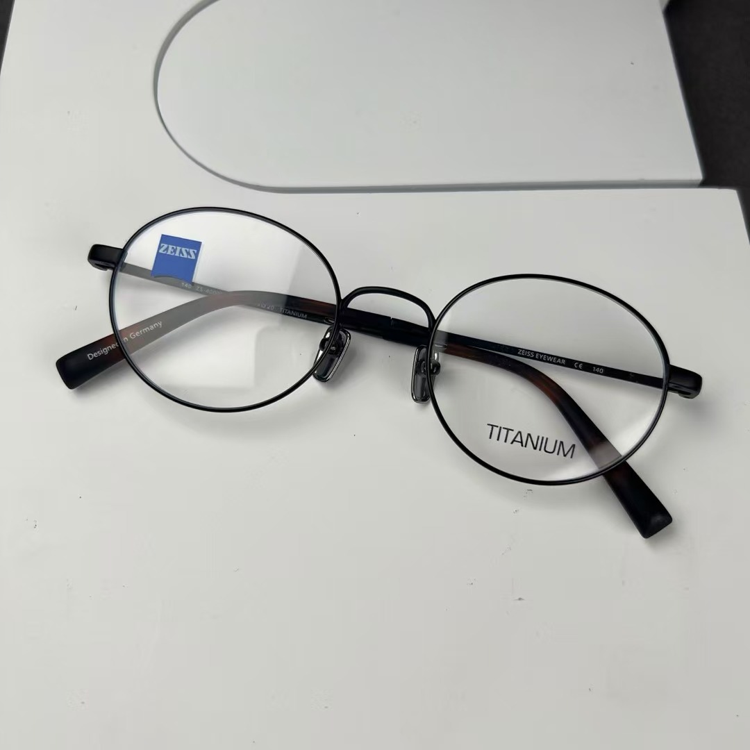 ZEISS Pure Titanium Eyeglass Frame ZS-40007 glasses, Men's Fashion ...