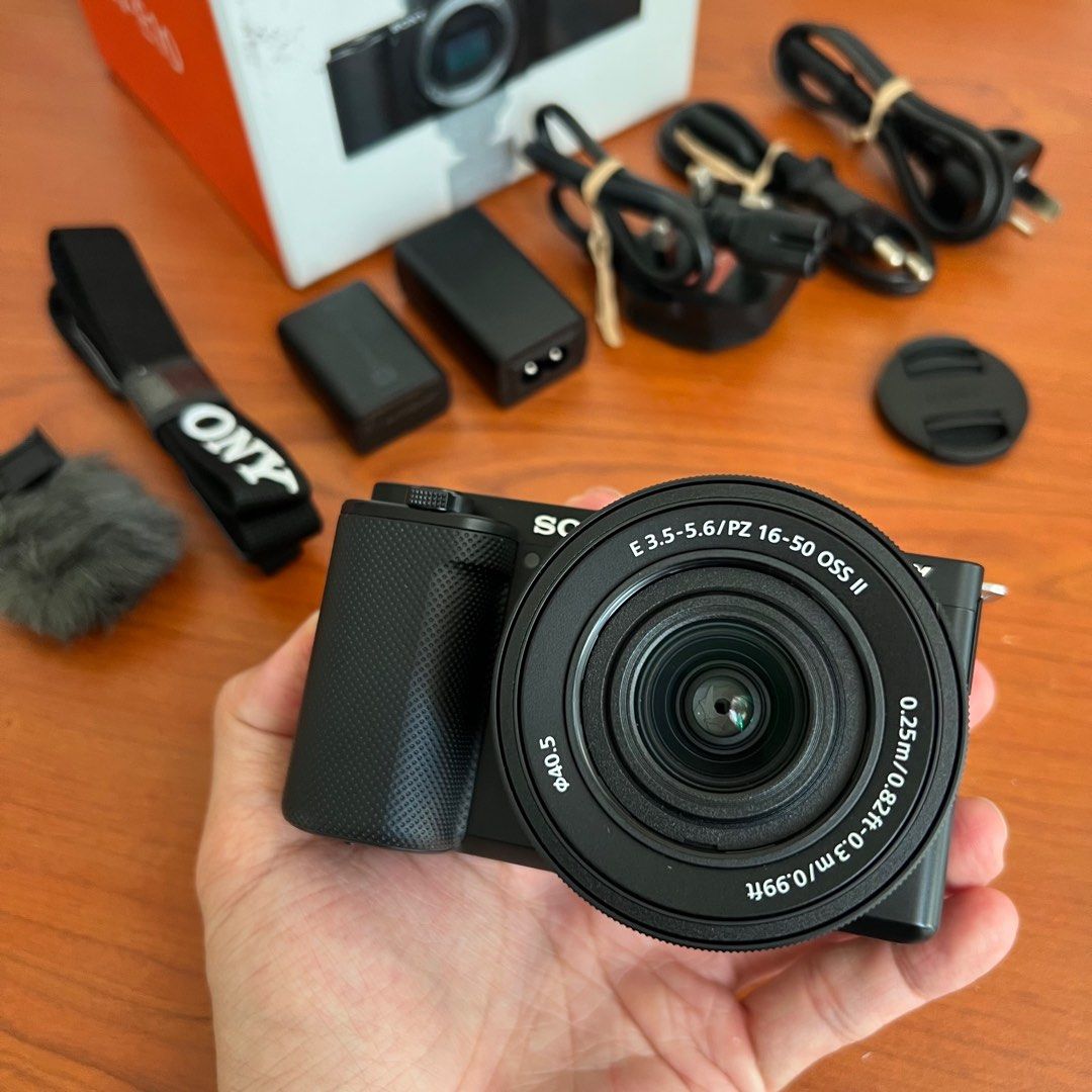 Sony ZV-E10 Camera with 16-50mm OSS ii Lens (99%like new SC 1k only ...