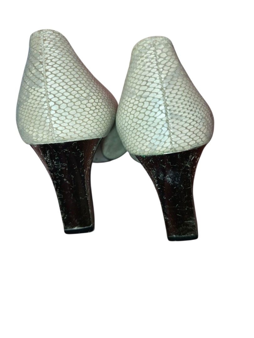 Yves Saint Laurent Snake Skin Heels YVES SAINT LAURENT high-heel pumps ...