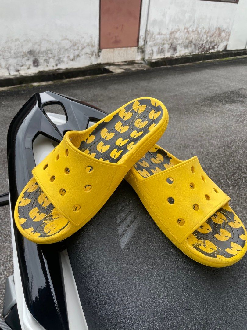 Crocs X Wu-Tang Classic Slide, Men's Fashion, Footwear, Flipflops and ...