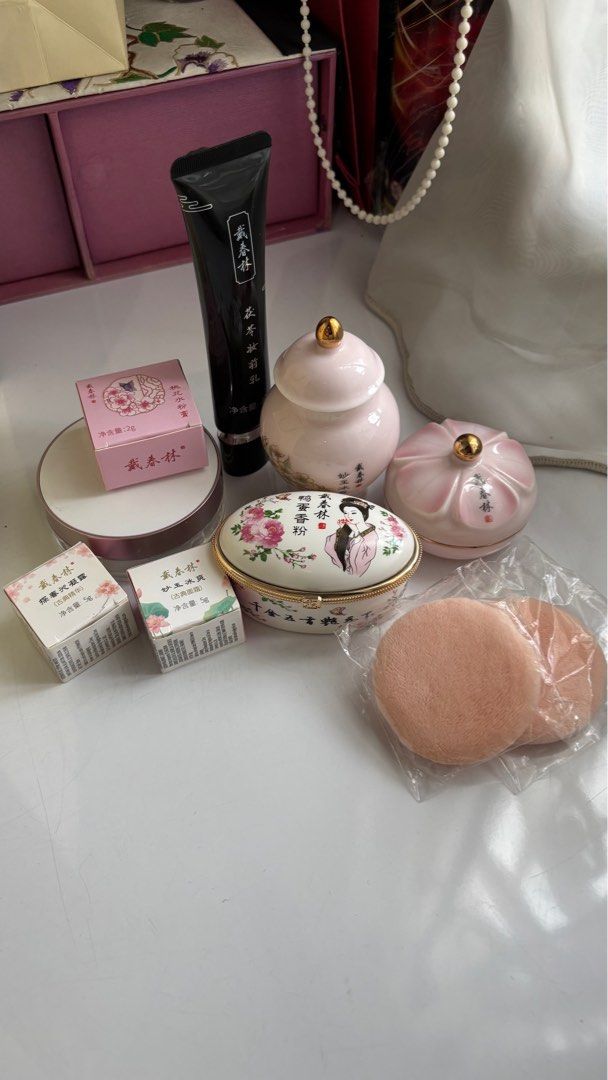 Dai Chun Lin Makeup Set, Beauty & Personal Care, Face, Makeup on Carousell