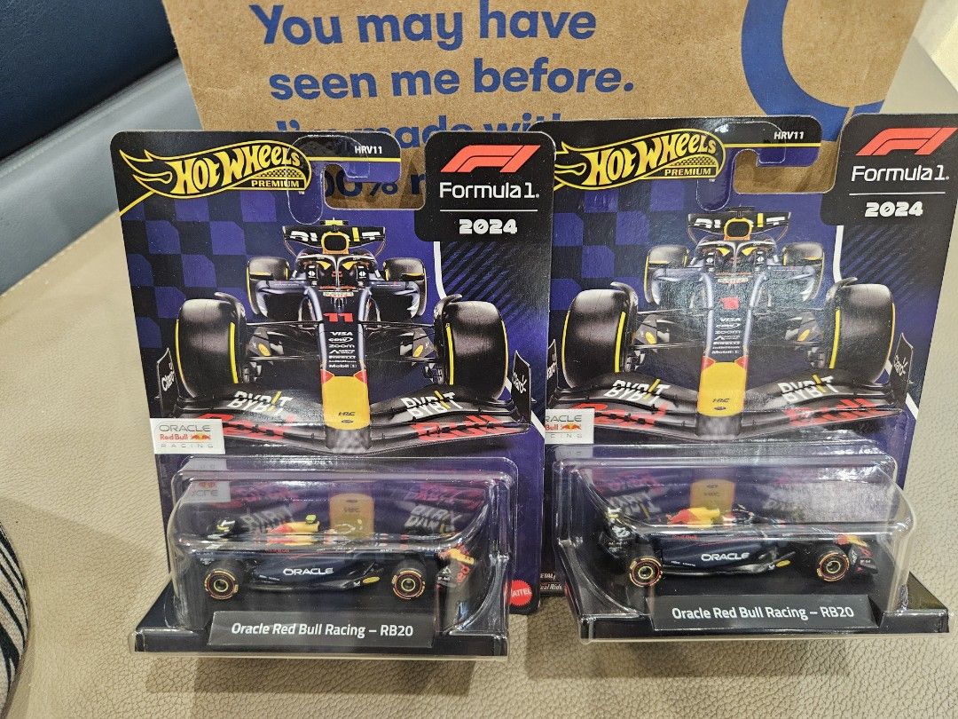 Hot Wheels Oracle Red Bull Racing RB20 set #1 Max Verstappen and #11 ...
