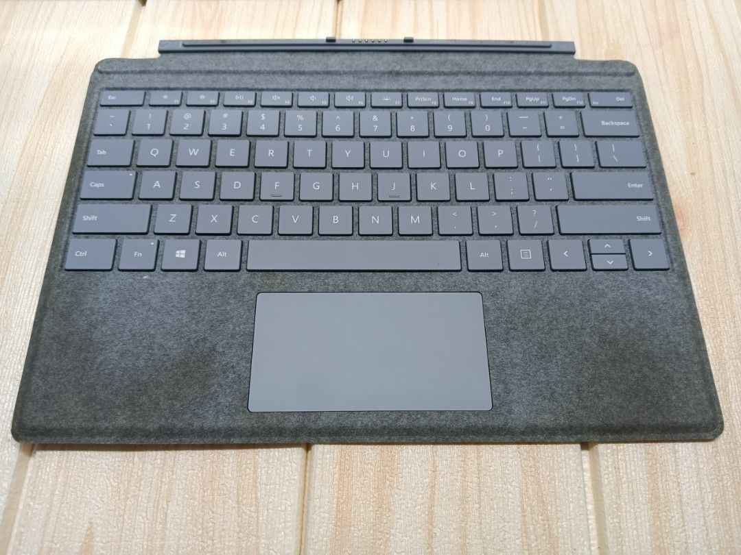 Microsoft Surface Pro detachable keyboard, Computers & Tech, Parts ...
