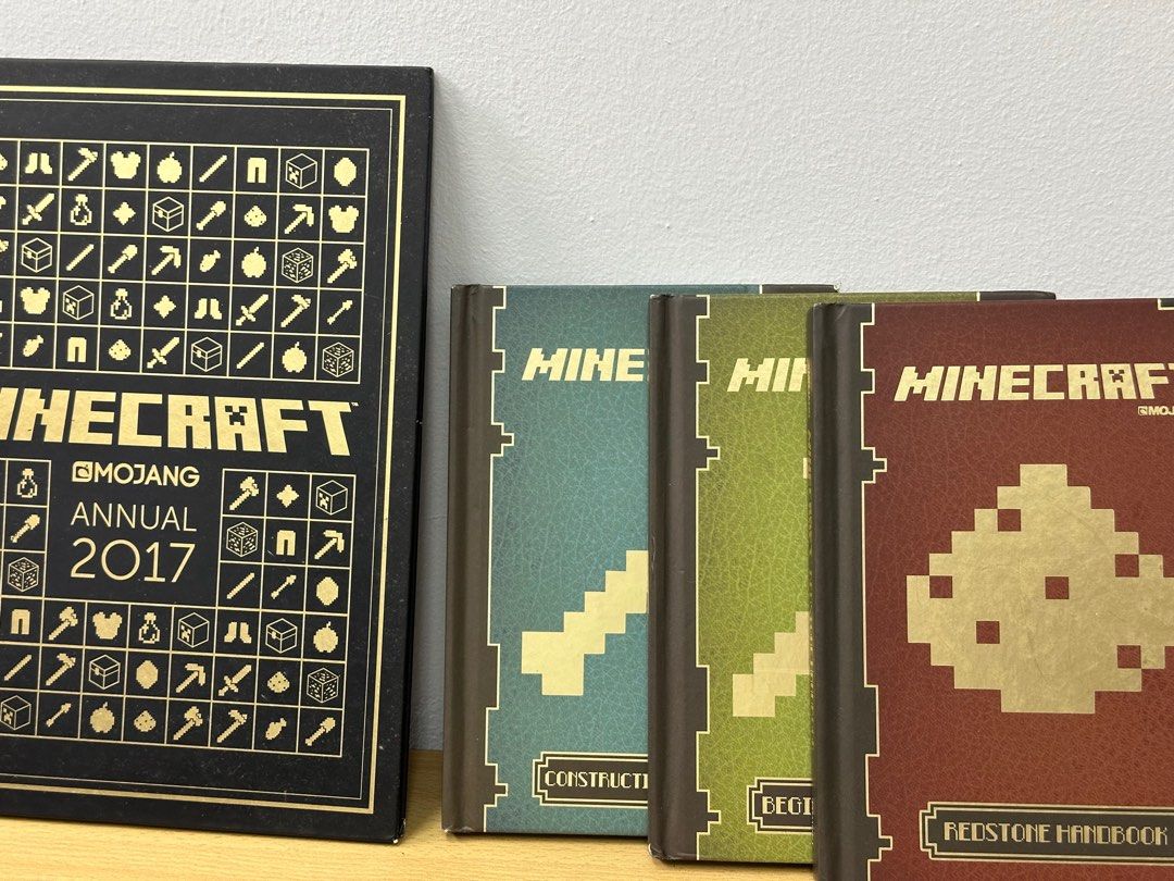 Minecraft Annual 2017 & Handbook Set (Construction Handbook, Beginner's ...