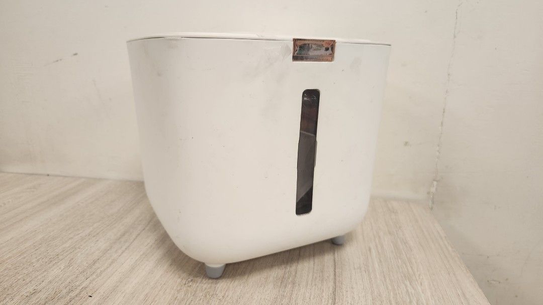 米桶/穀物分配器 (rice dispenser, 家具及居家用品, 浴室、廚房用品配件在旋轉拍賣