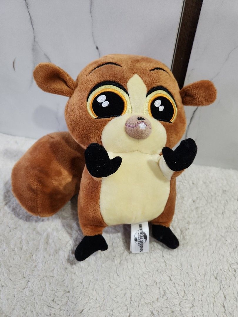 Universal Studios Madagascar Mort Plush Toy, Hobbies & Toys, Toys ...