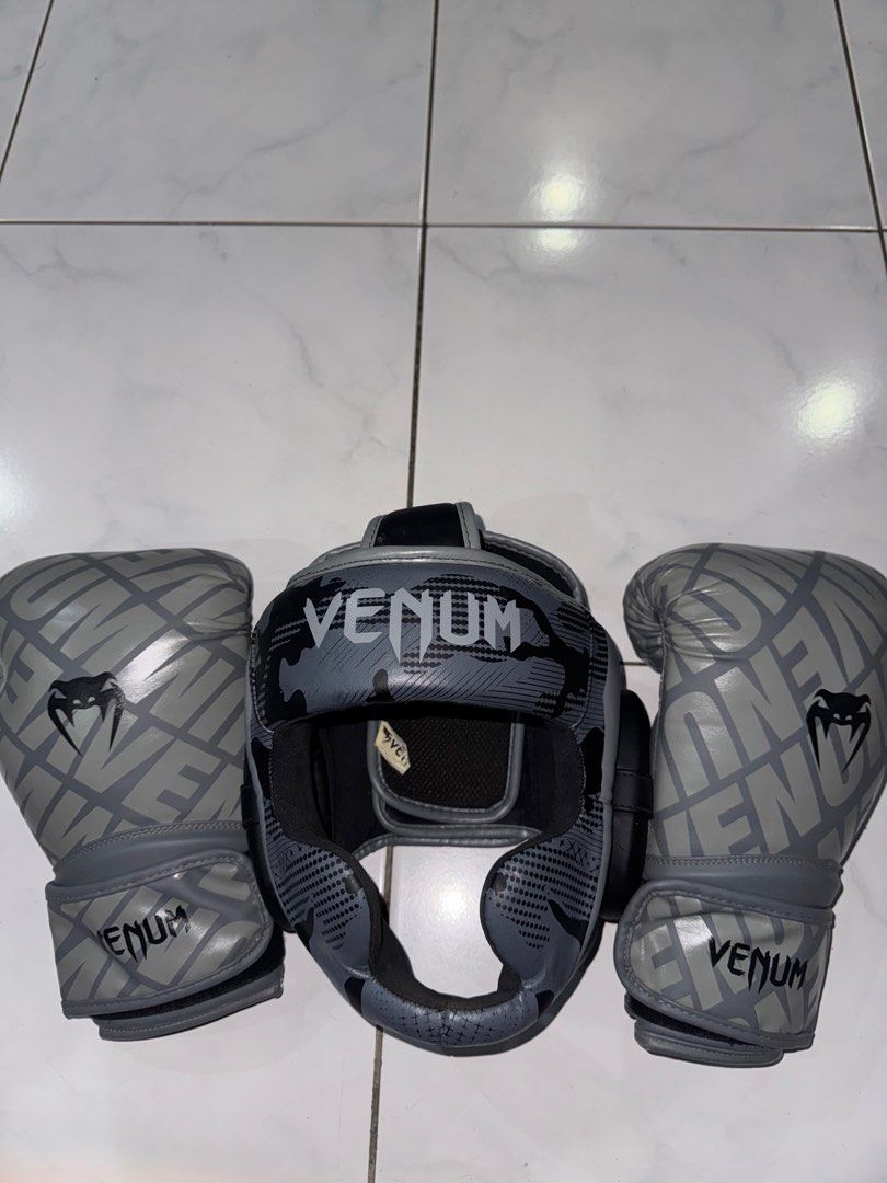 Venum Boxing Set - Gloves, Headgear, Sports Equipment, Other Sports ...
