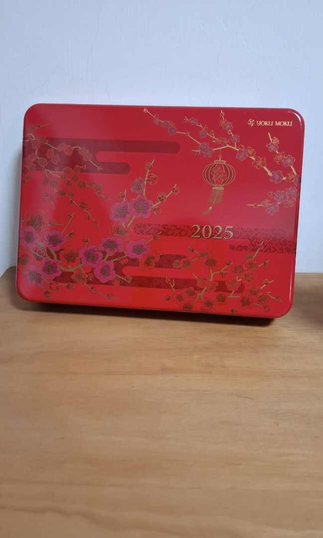 Yoku Moku鐵盒 🔥買二送一🔥, 哩哩扣扣, 其他在旋轉拍賣