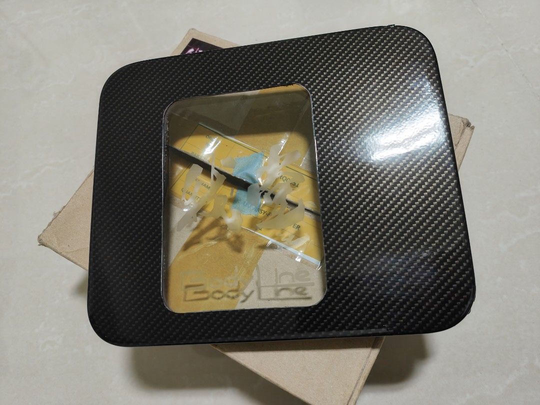 NV350 BodyLine Fuel Cover with Red CF Cap!!, Car Accessories ...