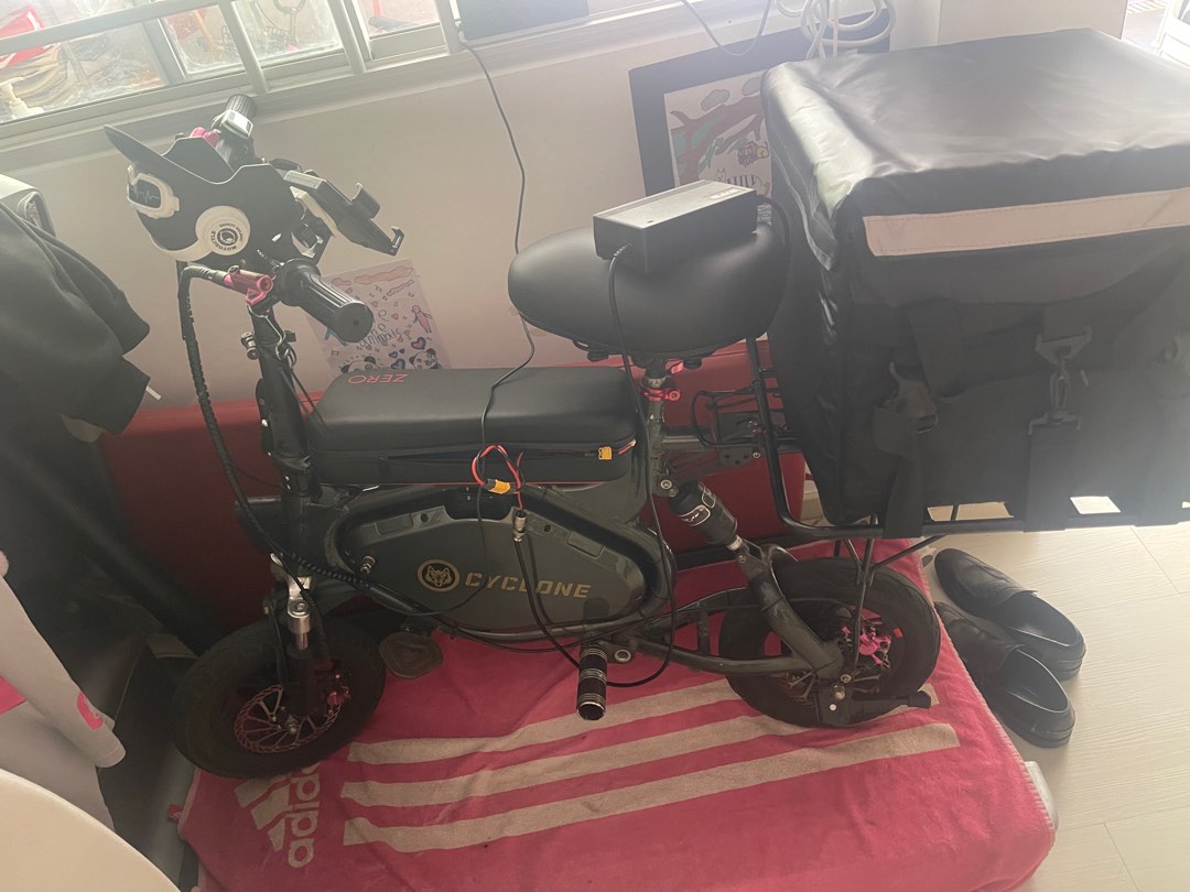 Cyclone Electric Scooter, Sports Equipment, PMDs, E-Scooters & E-Bikes ...