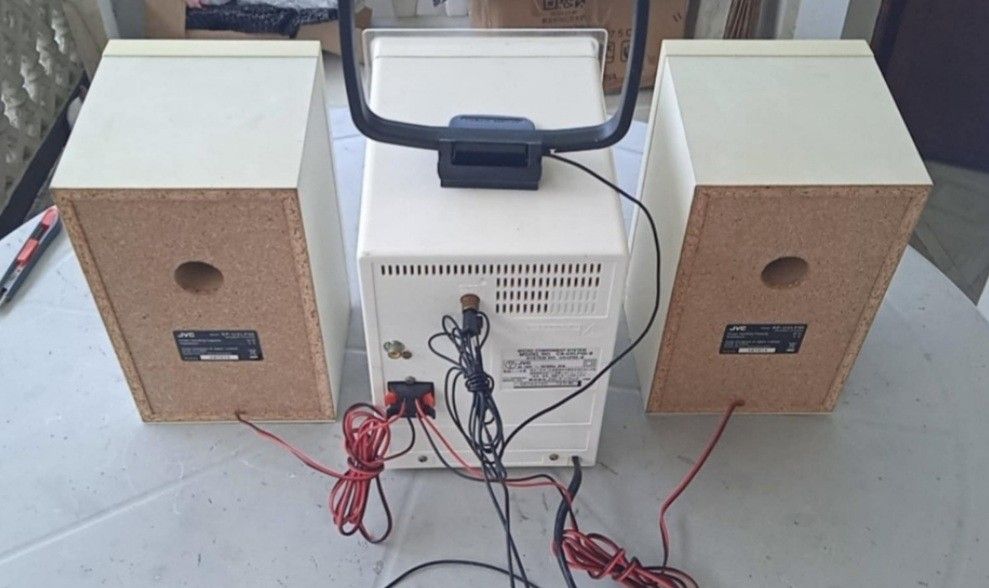 JVC (VICTOR) CA-UXLP55-W CD USB IPOD DOCK RADIO MICRO COMPONENT SYSTEM 220V DIRECT PLUG AND PLAY ...