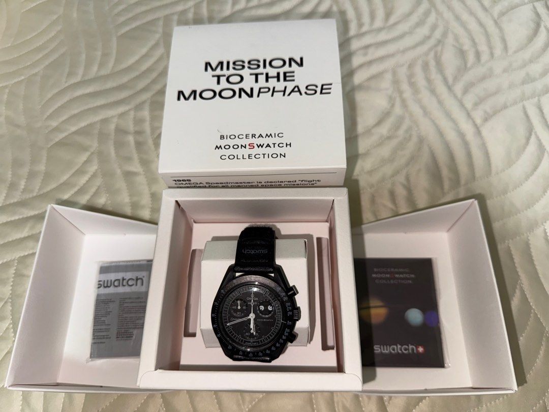 Omega x Swatch Bioceramic Moonswatch - Snoopy Mission to the Moonphase ...